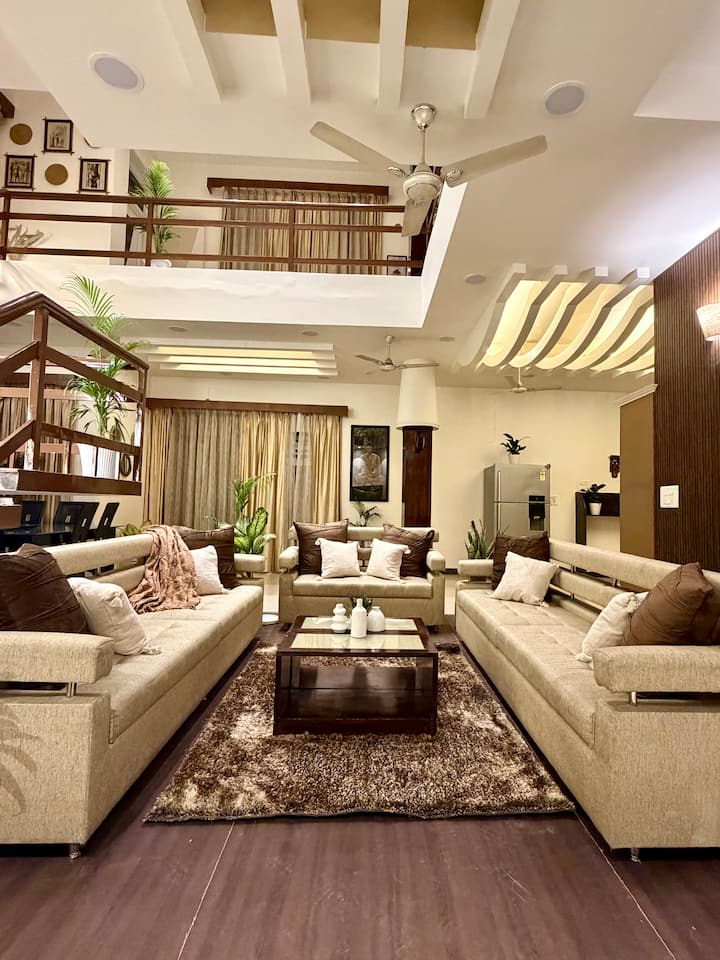 The Stonehouse Villa - With Private Jacuzzi - 德拉敦