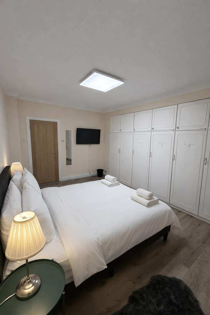 2br Apartment | Quick Access To Manchester Centre - Stockport