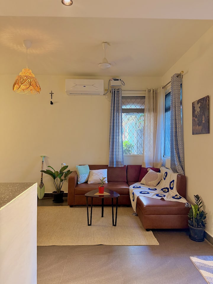 Aguada Beach-side House - Goa