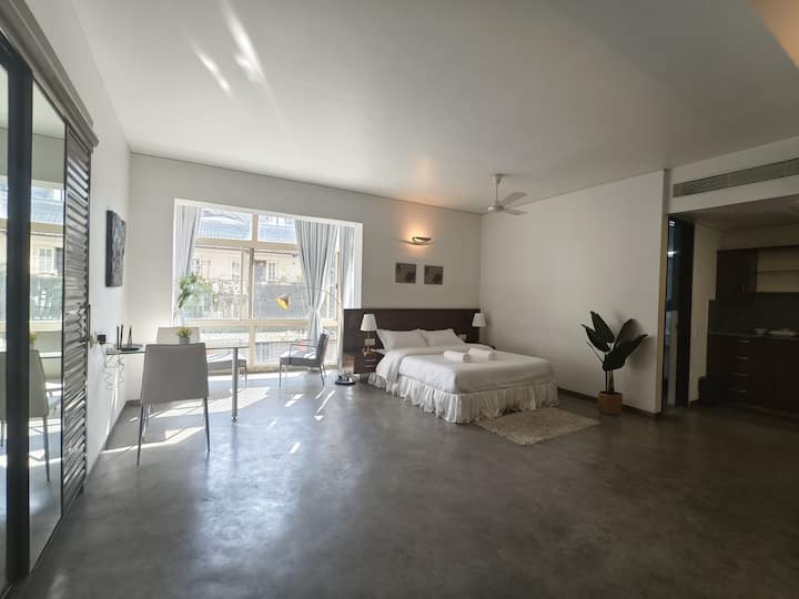 Urban Opulence - Luxurious Ac Queen Studio (9023) - Bengaluru