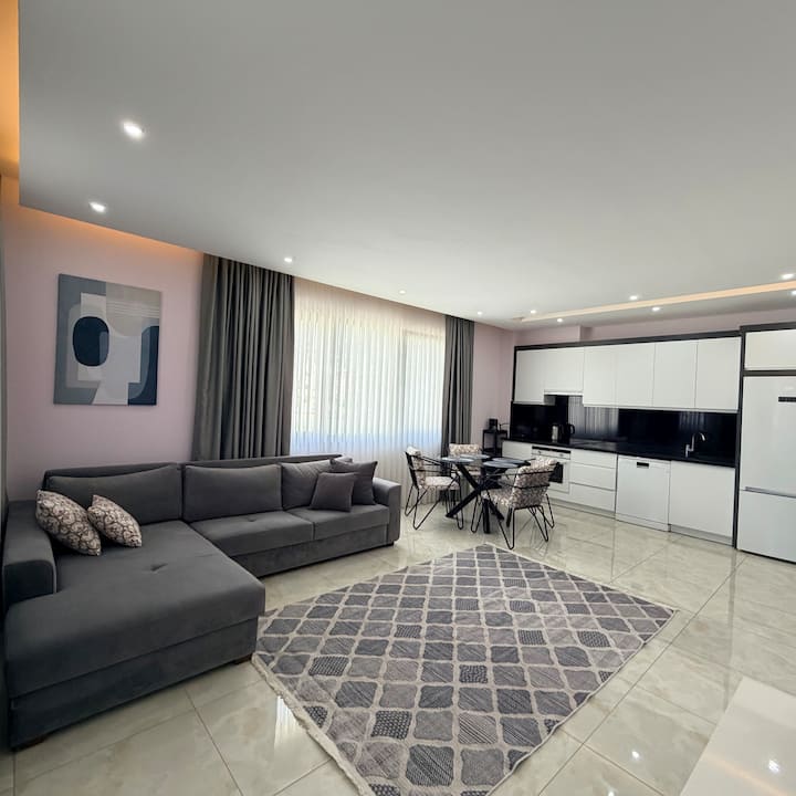 Просторная квартира в центре Алании (Клеопатра) - Alanya