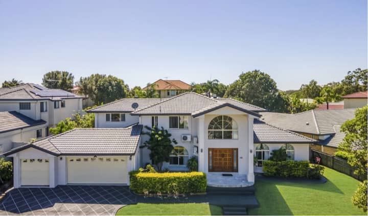 Modern Suburban Grandeur | Luxury Family Estate - Brisbane