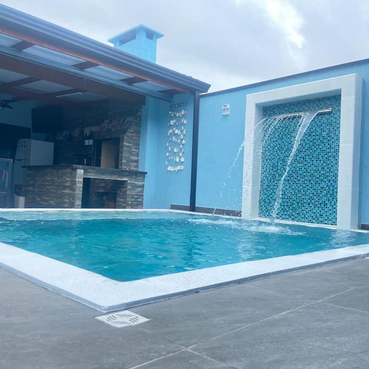 Casa Ampla Com Piscina E áRea Gourmet Integrada - Matinhos