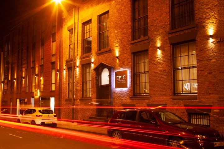 2 Bedroom Apartment- Sleeps 6 - Liverpool, UK