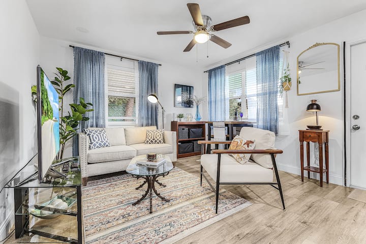 Walk Or Bike To Downtown Bonita! • 10 Min To Beach - Bonita Springs, FL