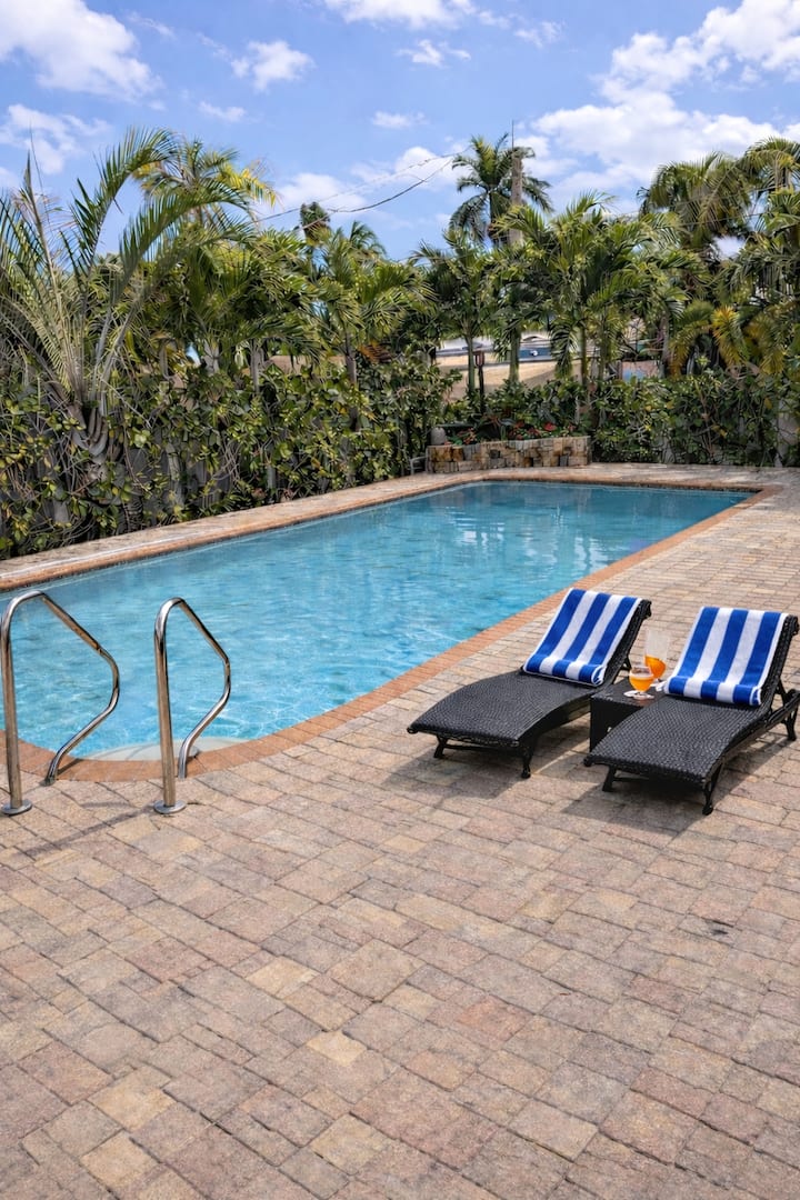 5br Pool Villa 5 Min To Hollywood Beachsleeps 10 - Hollywood, FL