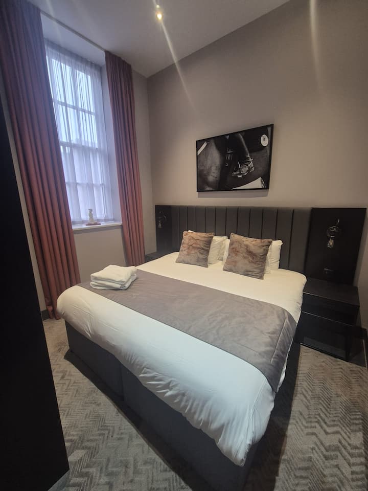1 Bedroom Apartment- Sleeps 4 - Liverpool