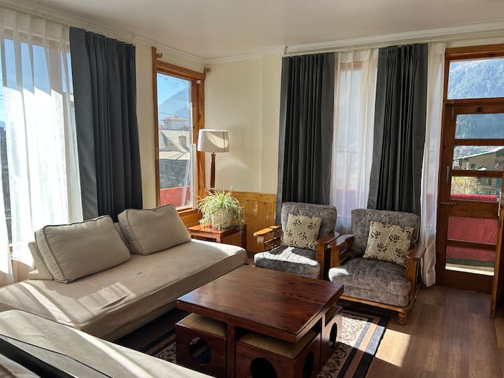 Hill Partridge - Home Stay Apartment - 3bhk - Manali