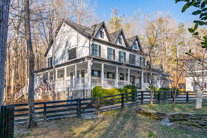 Luxury Franklin Farmhouse| Hot Tub| Leipers Fork - Fairview, TN
