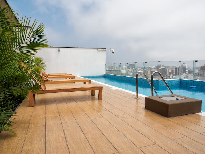 Stylish 2br In Miraflores | Pool, Gym & 800mbps - Lima
