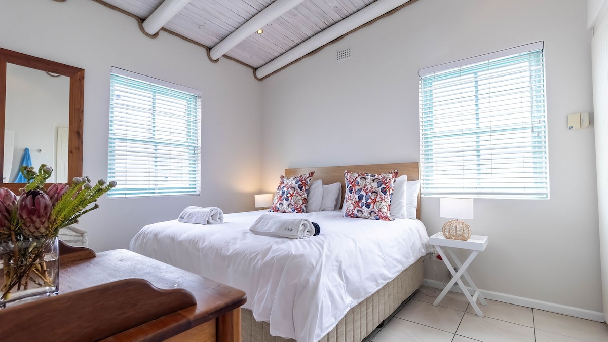 Casa de campo junto al mar a pocos pasos de Paternoster Beach - Casas ...