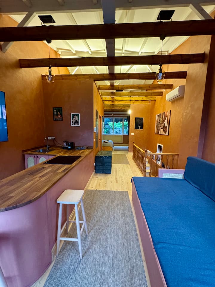 Historic Design | 3-storey Arnavutköy Home W/patio - Estambul