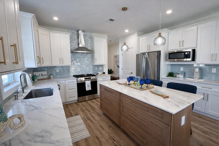 4-bdrm 3-bthrm New Construction, Moderm, Spacious - Seaside Heights, NJ