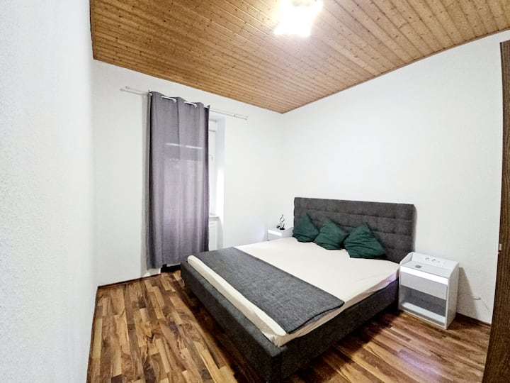 Moderne Wohnung Nähe Bahnhof Mit Schönem Garten - Pirmasens