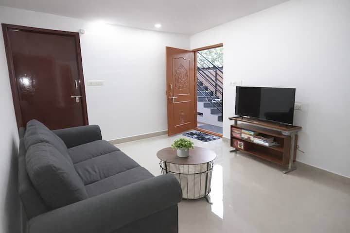 Modern Ac 2bhk Hebbal | Near Aster Cmi | Airport - Bengaluru