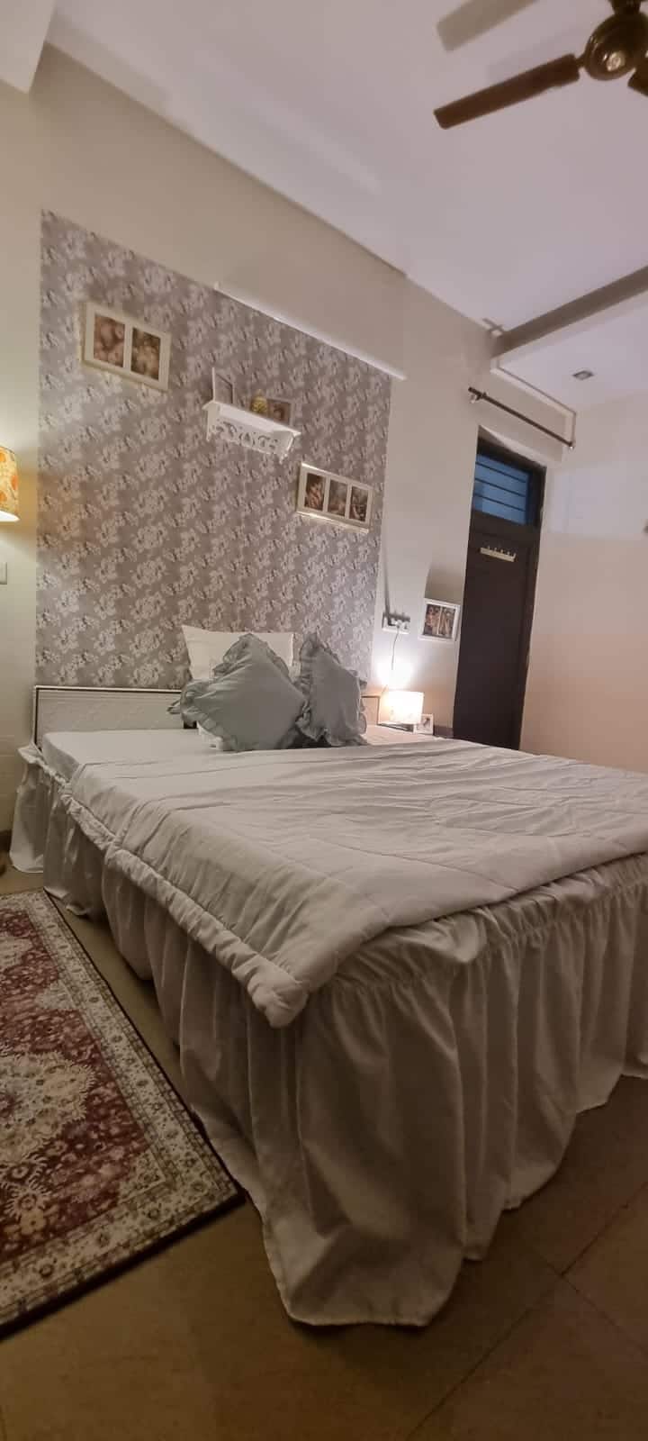 The Solo-traveller's
Lunar Haven ! - Chandigarh