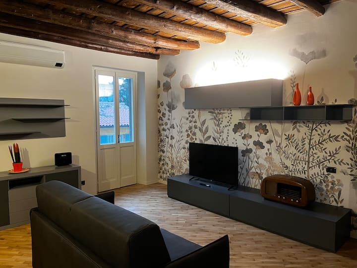 Essenza Del Borgo Nel Cuore Di Un Borgo Antico - Bergamo