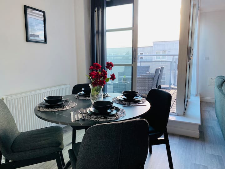 2 Bedroom Deluxe Apartment In Leicester - Kirby Muxloe Castle