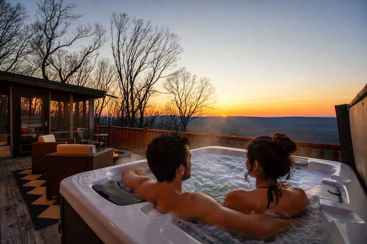 Private Couples Retreat | Hot Tub, Sauna & Views - West Virginia