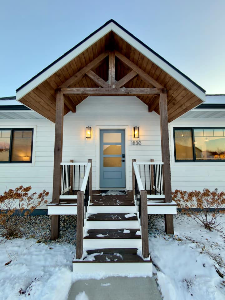 Arbor Hill Retreat - Brookings, SD