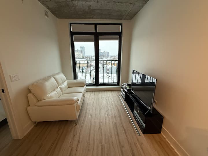 1 Bedroom Unit Studio Style In Heart Of Westboro - Ottawa