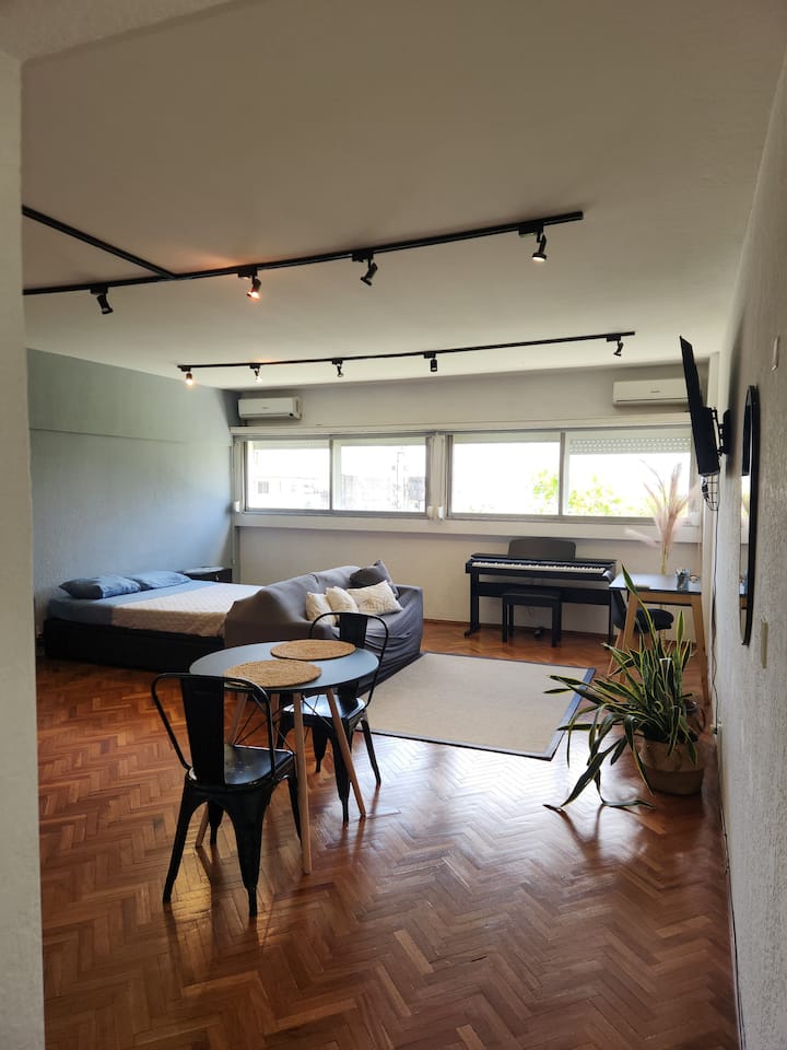 Cómodo, Luminoso Y Céntrico. - Montevideo