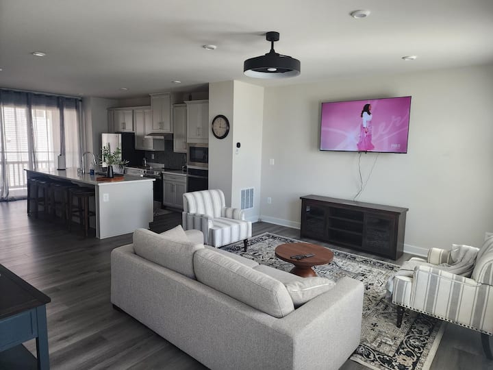 Modern 3-bedroom Townhome – Perfect Location - Fredericksburg, VA