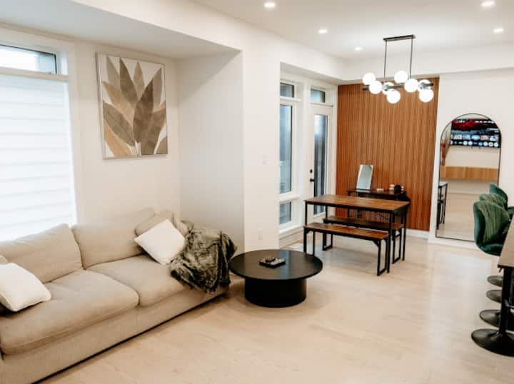 Luxury 2+1 Ajax Townhome Nearthe Waterfront&casino - Ajax