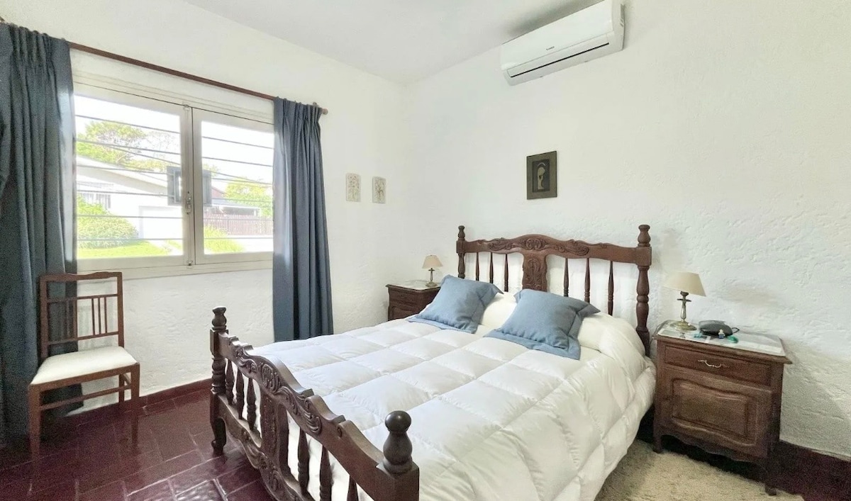 Two blocks from the beach · quiet family area - Houses for Rent in ...