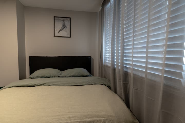 Cozy Two-bedroom Retreat With Modern Comforts - Edmonton