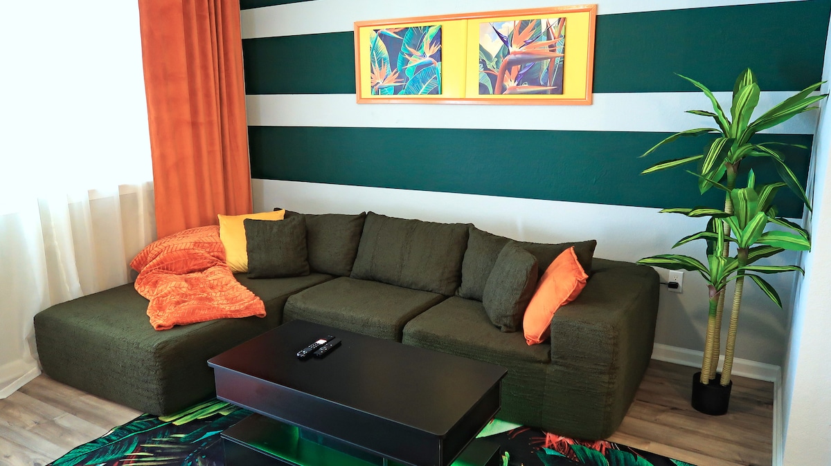 Bird of Paradise l 1BD Lux King in NE Jax - Flats for Rent in ...