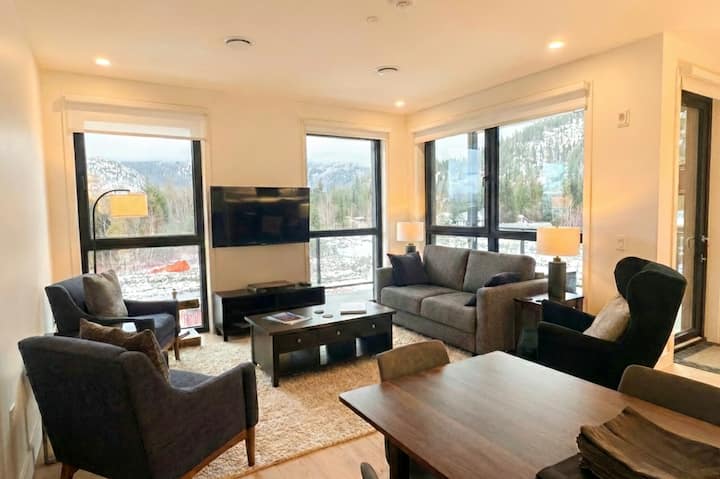 The Luxury Basecamp In Mackenzie Village - Revelstoke