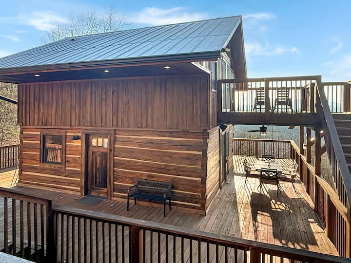Bear Cove: 2br Cabin With Hot Tub +Incredible View - Bryson City, NC