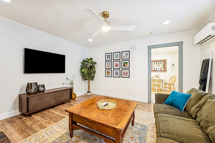 The Bishop Boheme! Walk To Bishop Ave - Dallas, TX