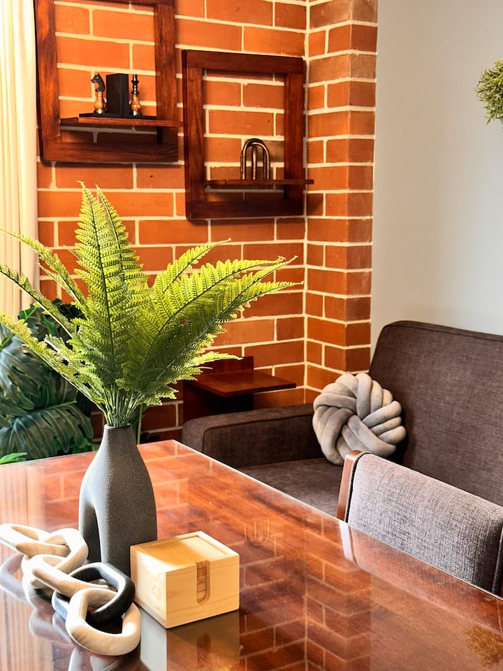 Modern N Cozy Apt Zone 4. Sleeps 6, 3b/2b - Guatemala City