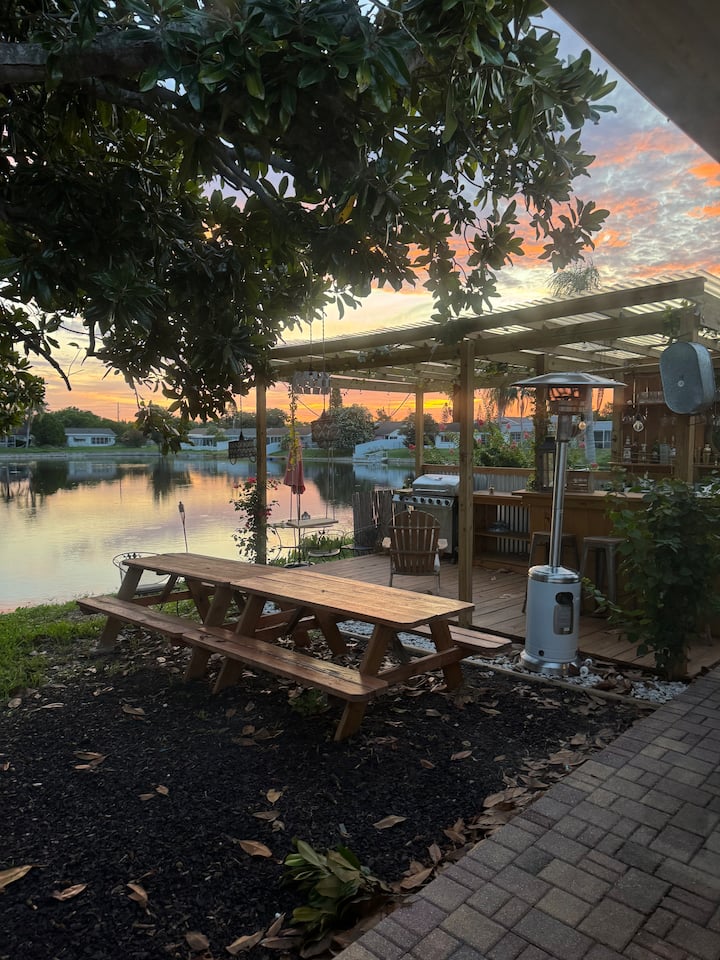 Building Nest - 홀리데이