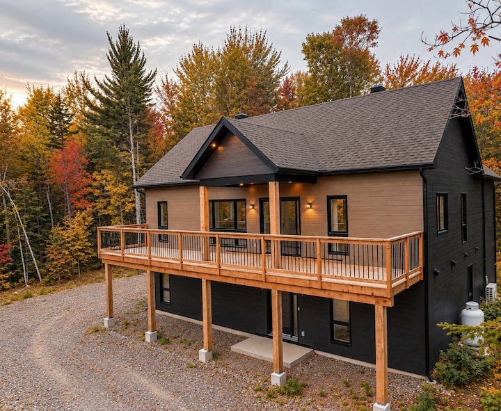 Spa, Pool Table & Comfort | Chalet Le Barista - Laurentides