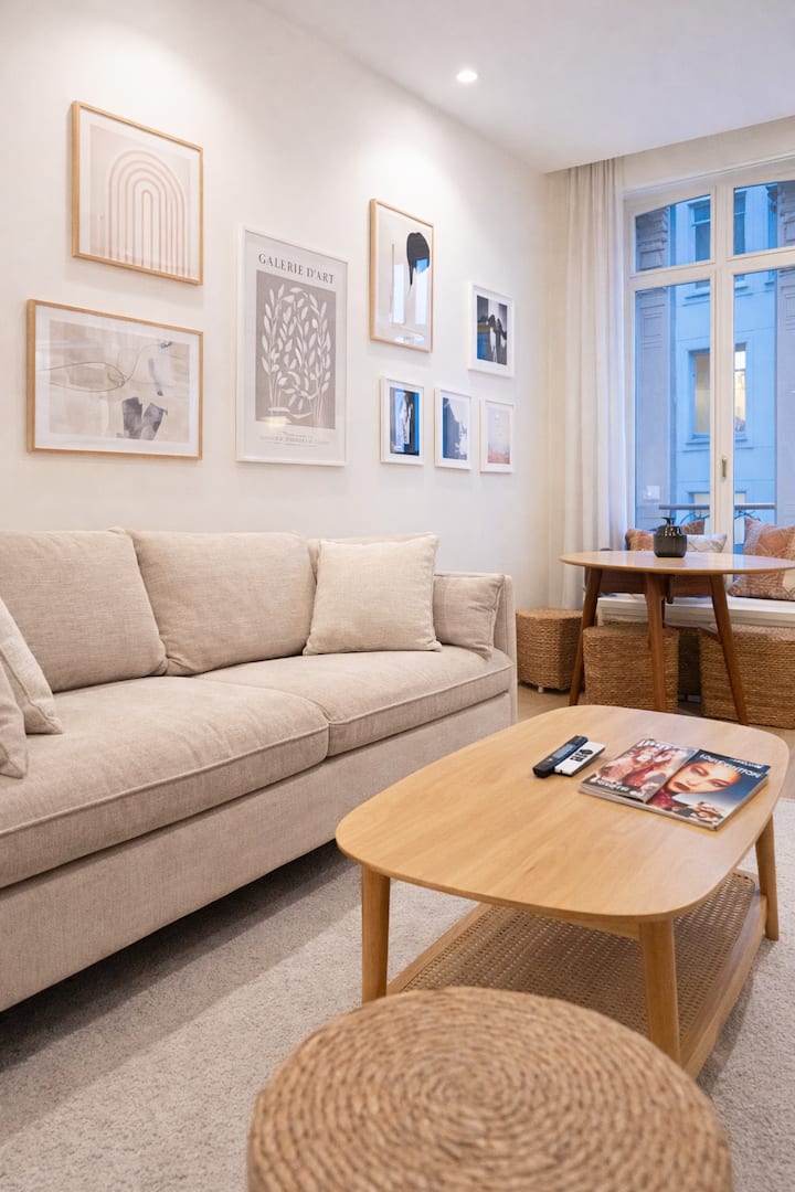 Beautiful Apartment In Champs Elysées - Paris