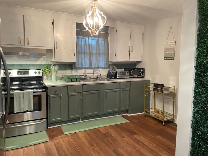 Sage Green Retreat Near Charlotte Casino & Crowder - Gastonia, NC