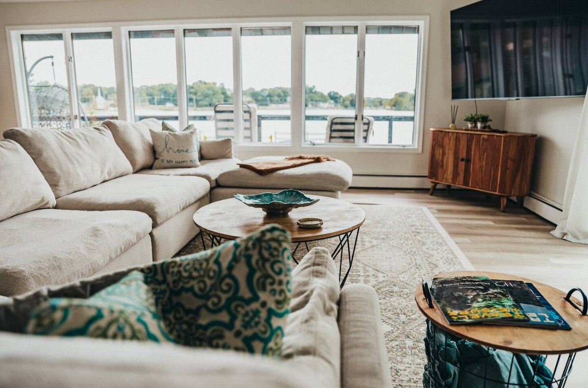 Retraite de luxe au bord du lac avec jacuzzi, kayaks etvues - Maisons à ...