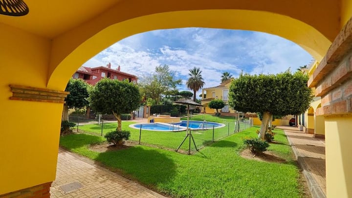 Casa Familiar En Puerto De Santa María Con Piscina - Rota