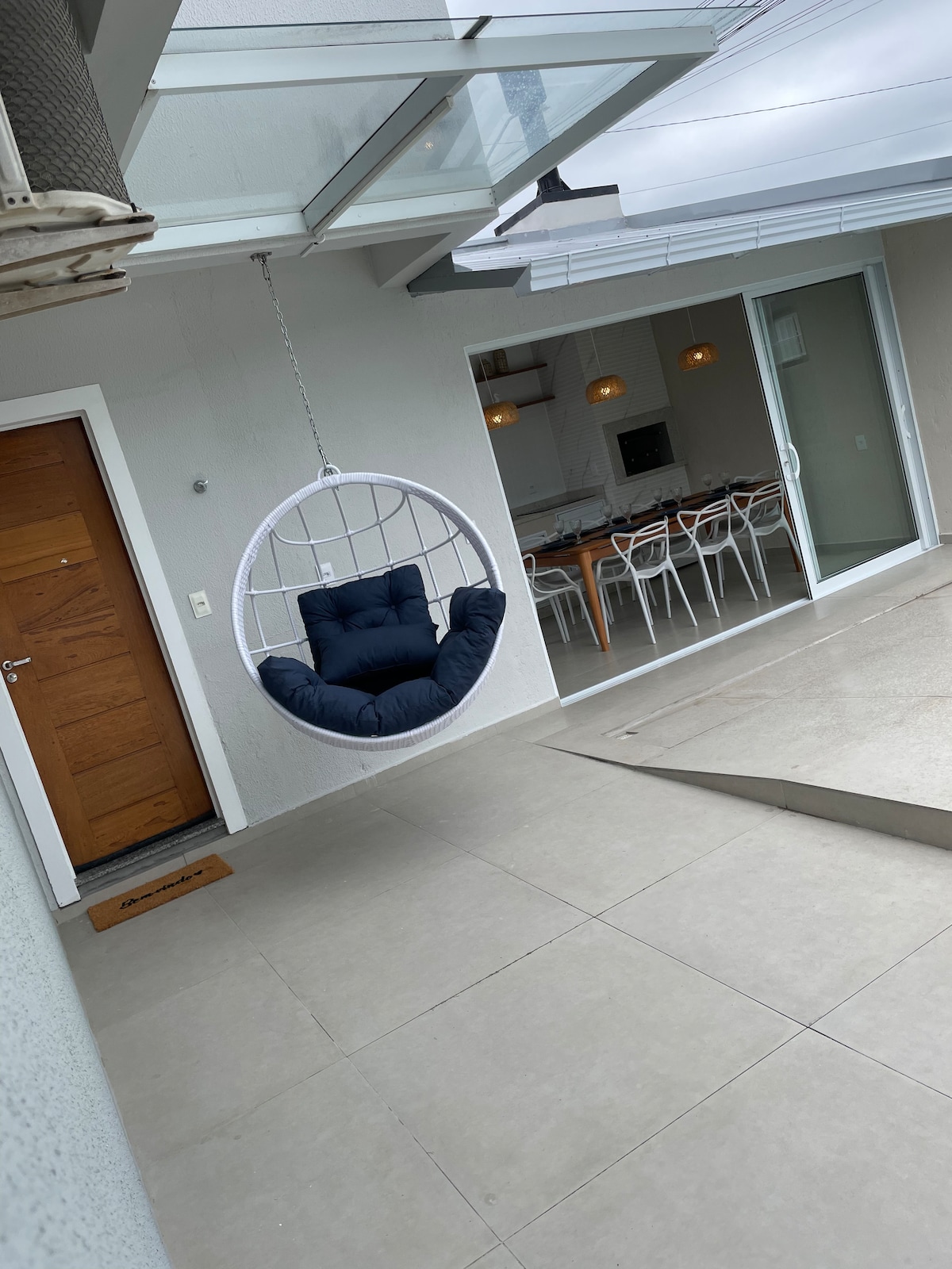 Traumhaus 80 m Meer mit Pool und Grill - Häuser zur Miete in Palhoça ...