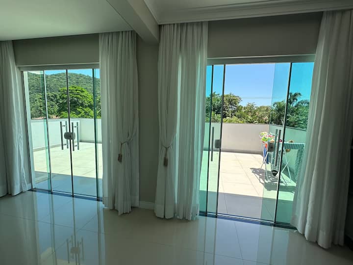 Casa Completa Próx.praia De Palmas.espaco Familia - Governador Celso Ramos