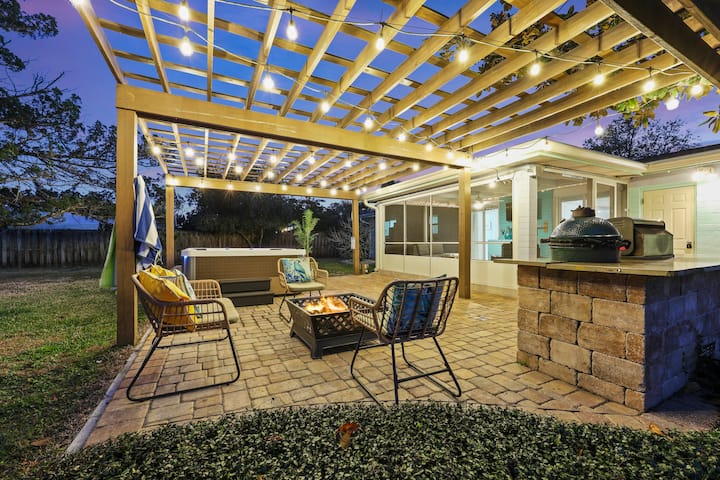 New! Hot Tub, Walk To The Beach, Fire Pit! - Crescent Beach, FL