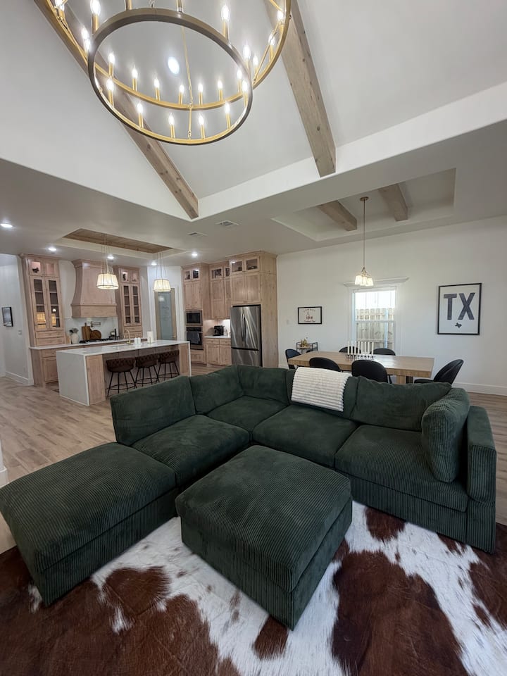 Fort Worth Home• Hot Tub • Pool Table • Stockyards - Fort Worth, TX