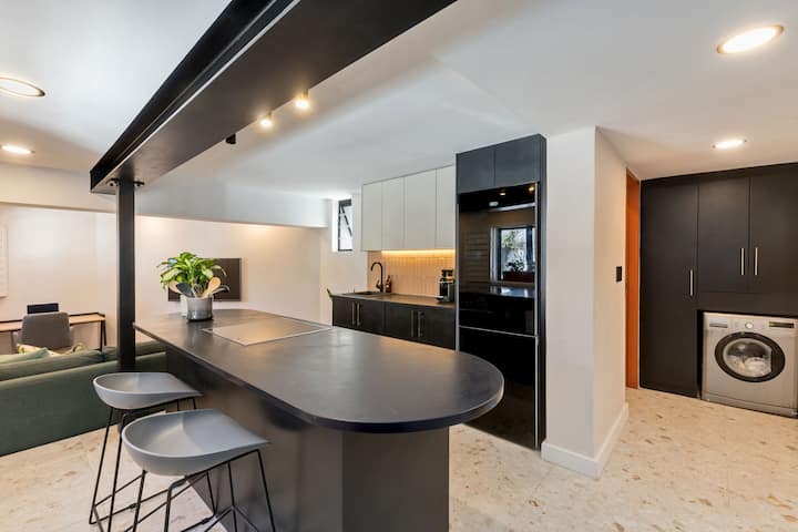 1 Bedroom Apartment At The Foot Of Table Mountain - Kapstaden