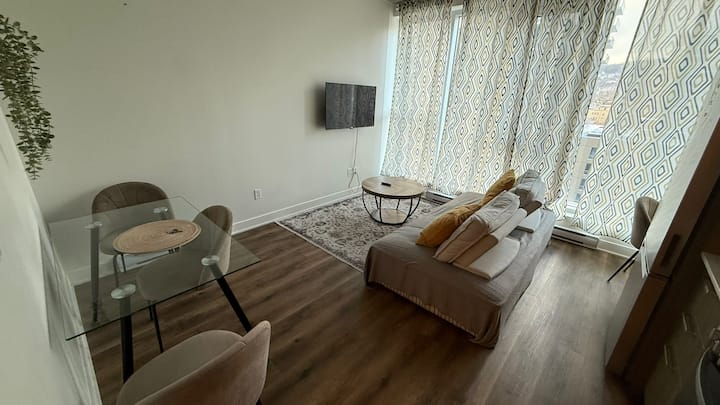 Cozy Downtown Montreal Retreat – Metro Nearby - Lasalle