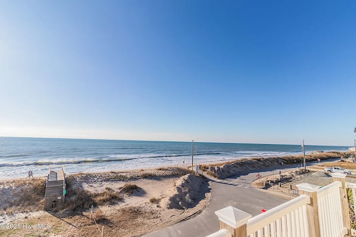 Oceanfront Family Retreat - Surf City