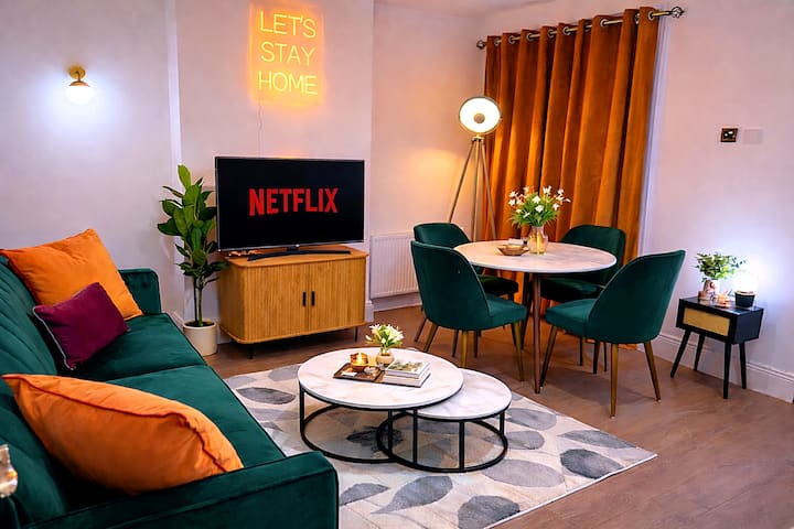 Luton 4br Home | Airport & M1 Access | Wi-fi - Luton