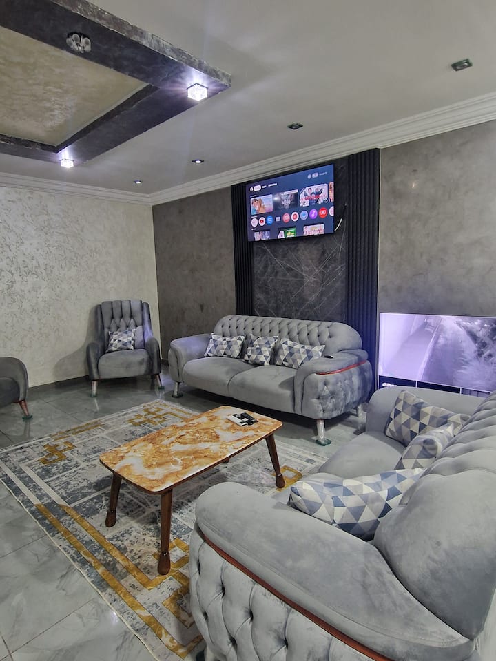 Charmant F2 - Annaba